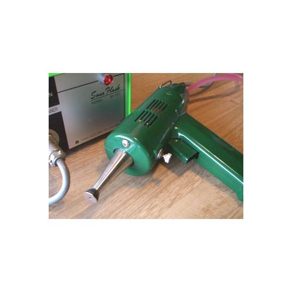 お着物（紬・小紋・色無地・附下・訪問着）をお預りして、丸洗い（生け洗い/京洗い）をして返送いたします。高周波洗浄器を併用して、シミやカビなどもできるかぎり除去します。定期的に丸洗いを行い、常に清潔に保つことが、着物を長持ちさせ、末永くご愛用...