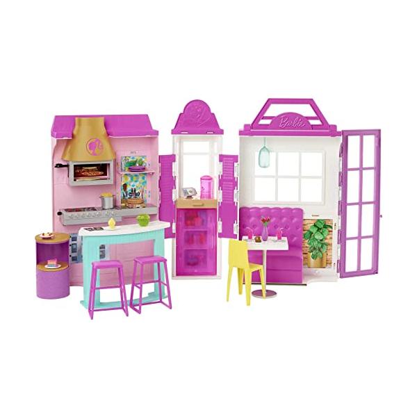 「商品情報」商品紹介【内容】ピザオーブンやグリルがついたリアルなキッチンの他、ドライブスルー、キャッシャー、カウンター席、テラス席、テーブル席など6種類のエリアで遊べるバービーのグリルレストラン。25種類以上の小物付! 【ごっこあそび】ごっ...