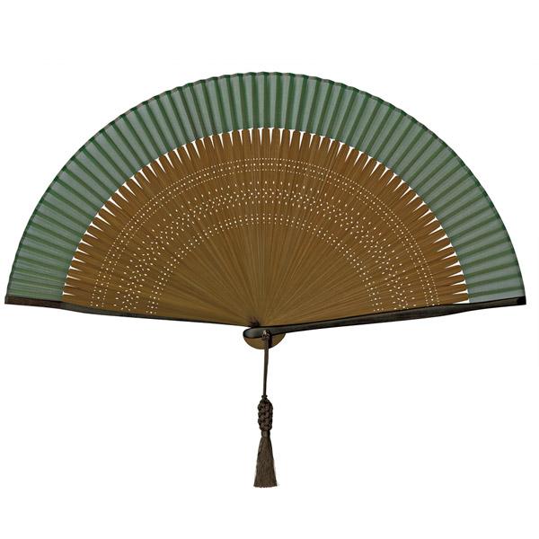 親骨には黒檀を、扇面にはシルクを使用した、上品な扇子。プレゼントにもおすすめです。●京くみひもチャーム付き※モニターやブラウザなどによって、実際の物と色味が異なる場合がございます。■サイズ約22cm■素材扇面：シルク100％親骨：黒檀■入り...