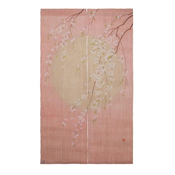 淡いピンク色に染めた生地に可愛らしい桜が映えるのれんです。※商品画像はできるだけ実商品に近い色に合わせておりますが、ご覧になるディスプレイのモニタ環境により、実際の色と多少異なる場合がございます。また、１点１点手仕事によって作られた商品のた...