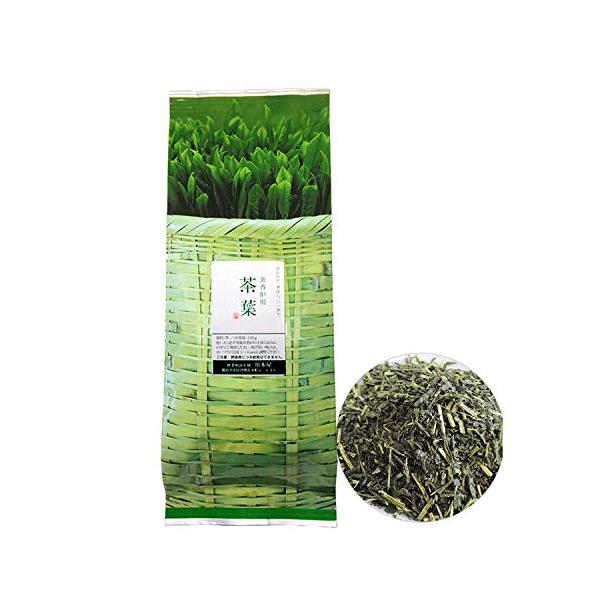 茶香炉用に特別に焙煎した茶香炉専用茶葉です。香を持続するために葉肉の厚い茶葉と水分含有量が低い茎茶をブレンドしています。昔からあるお茶の香りは、人工とは違う自然な香りで、消臭力も高いです。茶香炉専用茶葉のため、飲用には適しておりません。内容...