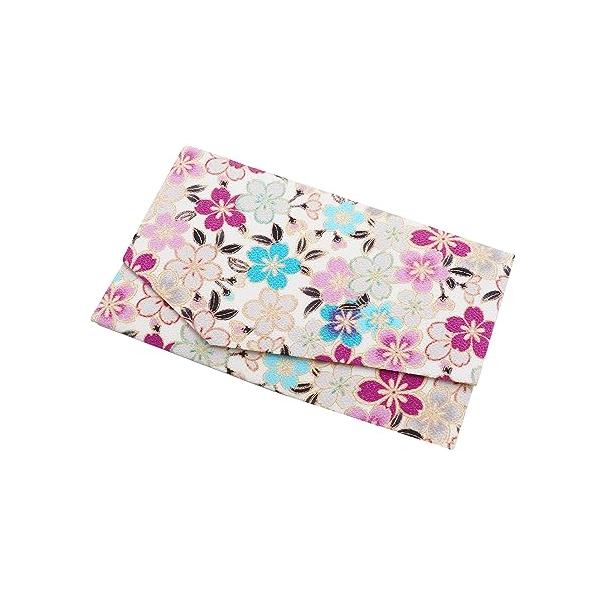 華やかな友禅柄、小次郎は男性にも使える伝統文様をあしらった粋を感じるふくさです。少し光沢のあるちりめん生地が華やかな印象を与えています。 ※こちらの商品は箱は付いておりません 表地：ポリエステル100％　裏地：綿用途別：慶事用生産国：日本製...