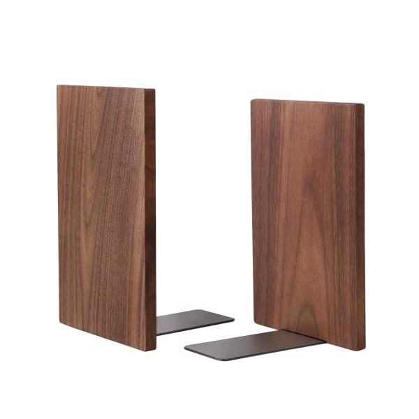 素材について：ウォールナット無垢材で作成します、独特の風合いや墨流しと呼ばれる木肌の美しさで、デスクに自然の息吹を加えます。デザインについて：シンプルなデザインで、木材自体の美しさを出します。底部の滑り止めフォームパッドが滑りを防ぎます。 ...