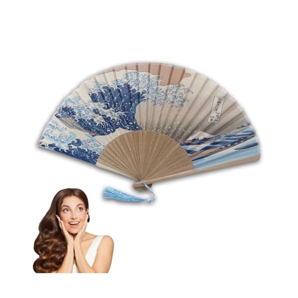 富嶽三十六景をあしらった扇子!! 世界でもっともその名を知られた日本人がだれであろう、葛飾北斎。日本の浮世絵師として世界の名だたる画家に与えた人物です。その中でも代表する作品である富嶽三十六景の神奈川沖浪裏、凱風快晴がプリントされた扇子です...