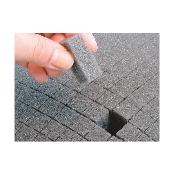 サイズ(外寸):W306*D438*H60mm材質:ポリウレタンマス目状に切れ目が入っておりブロックを簡単に抜くことができます。クッションを重ねて使用すれば深い型抜き形状を作れます。アルミケースや工具箱などの内装クッションとして使用できます...