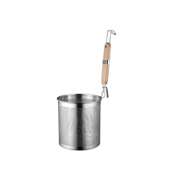 使いやすいデザイン 深いバスケットと木製ハンドルが特徴の湯ぎりザルです。麺こし器や野菜の湯切りなど、様々な料理に対応できる万能ツールです。 耐久性に優れている ステンレス製で作られており、長期間使用できる丈夫な仕様です。錆びにくく、長持ちし...
