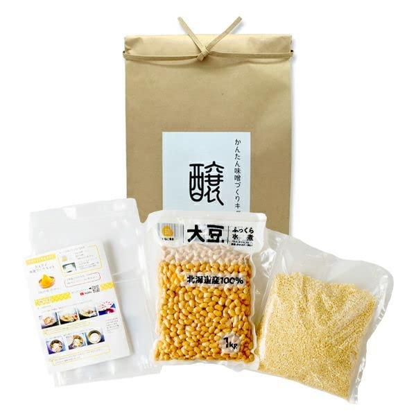 初心者でも簡単! 大豆をつぶして混ぜるだけ。火を使わず、4ステップでお味噌が完成する手作りキット。 国産原料100% 北海道産大豆と国産米を使用した丸新本家の自社製造の米麹、長崎五島灘の塩を使用。素材の味がしっかり生きた自家製みそに。 必要...