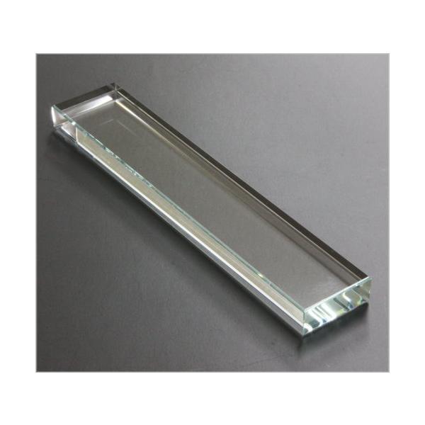 商品サイズ 4.0*1.5*21.0cm 310g外装サイズ 8.2*3.3*25.3cmシンプルでスタイリッシュなクリスタル製文鎮です。透き通っているので文鎮の下の文字なども良く見えます。書道用文鎮、ペーパーウエイト、ソーイングの押さえな...