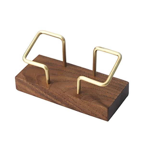 すぐれた品質：名刺入れはブラッククルミ材の無垢材で作られています。木質は重硬で衝撃に強く、狂いが少なく加工性や着色性も良いです。無垢材の表面を手作業で磨き上げます。上品な名刺入れは印象的です。大容量：名刺の厚みにもよりますが、75枚収納でき...