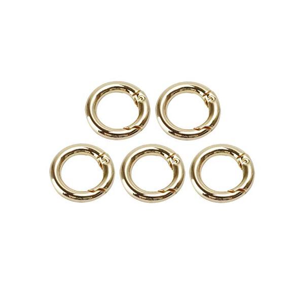 多様に使える便利な丸型カラビナ バックに小物やチャームを付けたり、キーホルダーとして鍵類をまとめたり、小物を付けたり使い方様々  キャンプなどアウトドアでも大活躍  サイズ：画像参照　個数：サイズにより異なります 画像参照  材質：合金ファ...