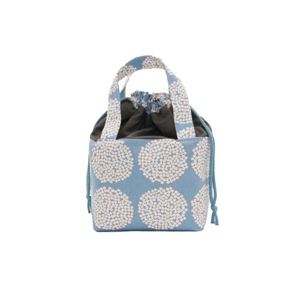 保冷・保温のお弁当袋で、お洗濯が可能です。一般的な保冷保温シートとは違い、裏にカビが生えたりはがれてくることがなく布のような柔らかさがあります。折り目の角が破れることもありません。持ち手付きで持ち運びに便利です。お弁当箱の他に飲み物や果物、...