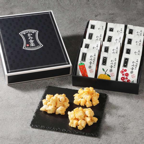 サクサクと軽い食感、香り高い揚げおかきの小袋3種詰合せです。食べきりやすい小袋包装で12個入りのセットにしました。おやつやおつまみに、個包装なのでギフトや手土産、御供えや粗供養にもおすすめです。『清見オレンジ七味揚げおかき（小袋14g）』『...