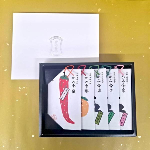 【清見オレンジ七味】かみ舎楽定番の七味。どんなお料理にもおすすめ。使用している陳皮は、清見オレンジを一つ一つ手で剥き、低温で丁寧に乾燥させています。柑橘本来の色と香りを残した、他にはない爽やかな香りが特徴です。【柚子一味】陳皮は手剥きで仕上...