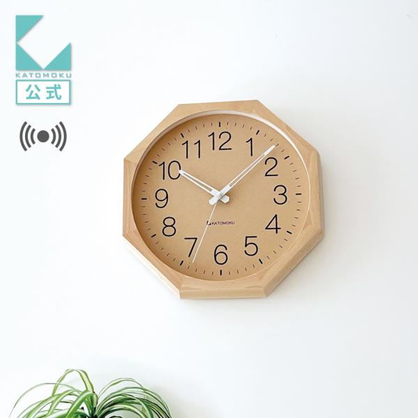 商品説明サイズ：Φ300×50mm重　量：850g材　質：ビーチ、ガラス、MDF　色　：ナチュラル仕　様：電波スイープムーブメント(連続秒針)付属品：取扱説明書、保証書、単３電池（1本）、壁掛け用木ネジ保　証：一年間の修理保証壁掛け時計 掛...