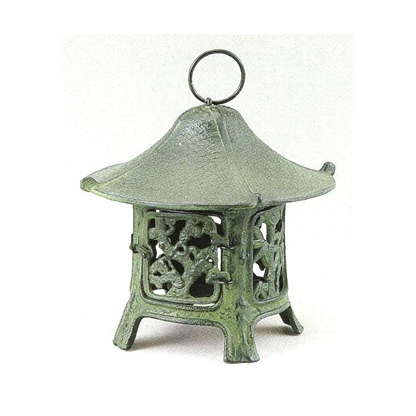 風趣に富んだ景色を描く高岡銅器の庭置物。吊灯篭