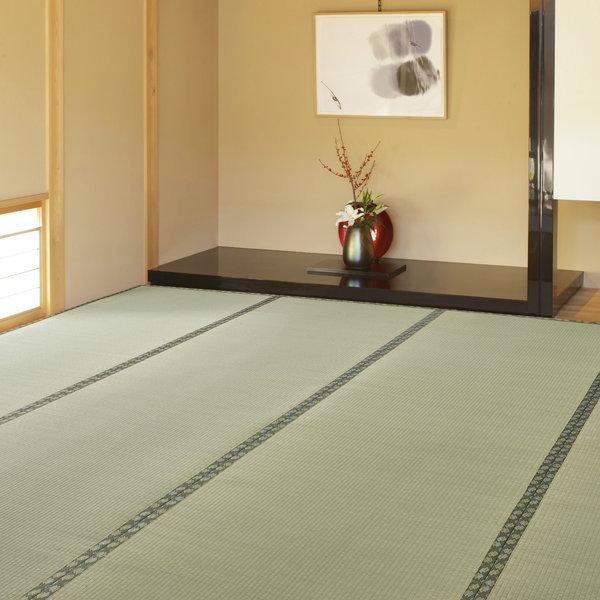 ■商品説明国産上敷　天草(あまくさ)　江戸間上質な国産い草上敷き！●高品質な国産のい草と日本の職人の技術が織りなす双目織の上敷き。●い草の栽培から縫製まで、すべて日本にこだわって丁寧に仕上げています。●織りが等間隔な「双目織り」なので、見た...
