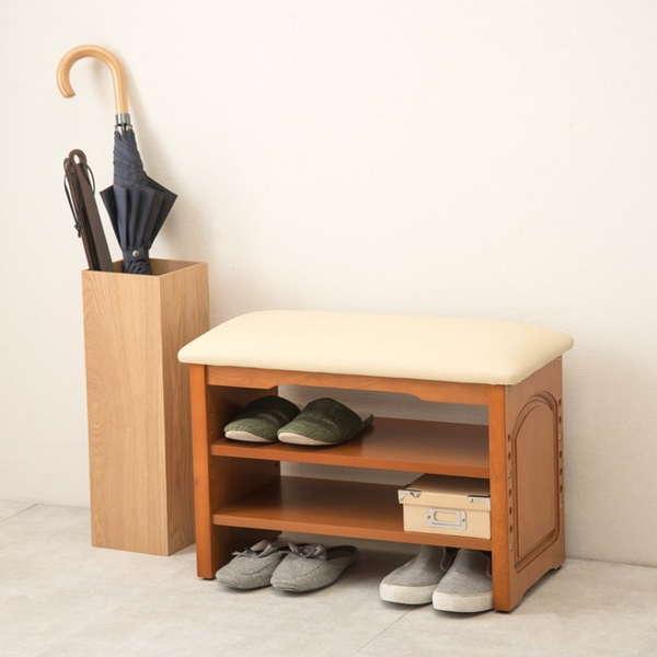 ■商品説明●靴の脱ぎ履きに便利なシンプルデザインの玄関ベンチ。●木製で木の優しい雰囲気が落ち着ける空間に。●一人暮らしで新生活を始める方に、足腰の弱いおじいちゃんやおばあちゃんへのプレゼントにもおすすめです。●座面下は2段の棚で靴やスリッパ...