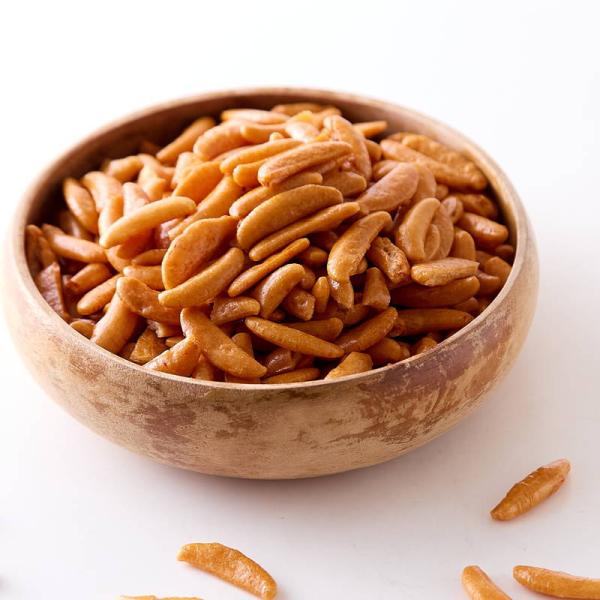 ■商品説明●ピーナッツなしで純粋に柿の種だけを楽しめる！●食べだしたら止まらない通好みの柿の種。●チャック付き袋の大容量500gでお届けします！■商品詳細製造国：日本内容量：500g原材料名：でん粉(国内製造)、米(国産)、しょうゆ、砂糖、...