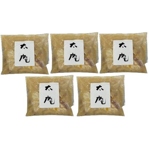 ■商品説明「味吉兆」では15年もの長きに渡って研鑽を積み、自身の日本料理「太庵」をオープン。2011年より連続で「ミシュランガイド大阪」で3つ星評価を獲得した高畑氏が監修しました。お出汁が感じられる和風の角煮を作りました。付け合わせには、豆...