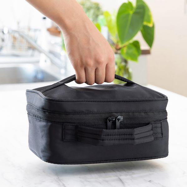 ■商品説明保冷効果のある断熱材を使用。ランチボックス以外にも500mLペットボトルも収納できるサイズ設計。手洗い可能。蓄冷剤別売り。※約9.5×16×23ｃｍのサイズのランチボックスが入ります。■商品詳細生産地：ベトナムサイズ 製品サイズ（...