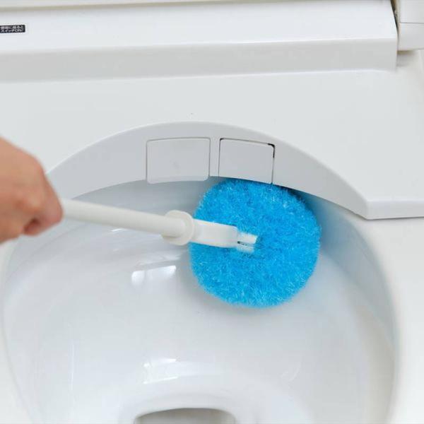 ■商品説明●ま〜るいシャリっとふさふさ繊維で便器がゴシゴシ洗える！●水だけでも汚れが落ちる！●抗菌加工■商品詳細使用サイズ：幅113x奥行118x高さ367mm重量：132g素材：ケース：ポリプロピレン（抗菌加工）ハンドル：ポリプロピレン（...
