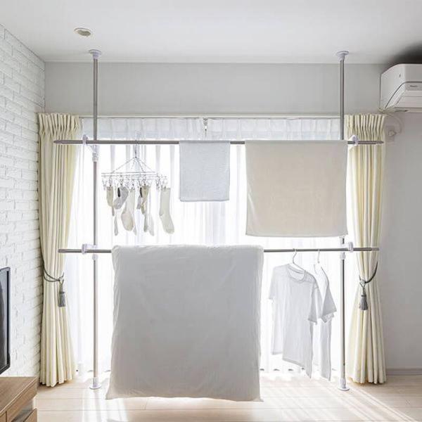 ■商品説明●窓際や壁面など室内で多量干しができるつっぱり式ものほしです●バネ内蔵で強力固定、ジャッキ方式で簡単取付けできます●竿受けアームは高さ調整ができ使用しない時は折りたたんで収納できます●リング形状のストッパー付き竿受けを採用していま...