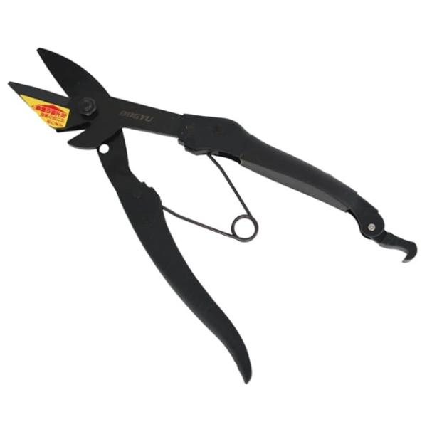 DOGYU 土牛産業Wカッター 黒鳶-クロトビ-KDW-03商品番号：02893■特長●Ｗ刃仕様になっており、帯鉄と番線の切断に最適 ●ペンチ差し、サックにも差込易いコンパクト形状(全長225mm) ●刃が大きく開くので、ケーブルや樹脂製品...