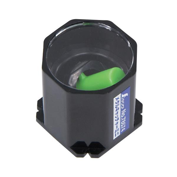 シンワ測定メタルキャッチャー ミニ 78674■特長・強力マグネットの振り子によってクロス壁等を傷つけず、壁裏の金属の下地やクギ、ネジの頭探しに威力を発揮します。・マグネットの反応で簡単に探知できます。・軽くてコンパクト。持ち運びに便利です...