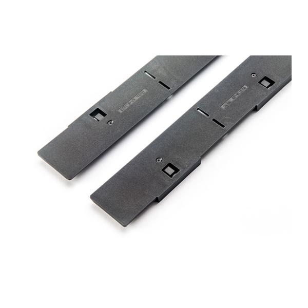 在来木造パネル化工法や2×4工法にとって、土台天端レベル精度は重要です。基礎天端の不陸を土台に伝えない。それが「調整板」です。キソパッキンロングを敷き込んだ後、不陸部分に差し込んでください。POINT在来木造パネル化工法や2×4工法にとって...