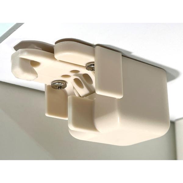 耐震ラッチ本体と、扉につけるステンレスの受座セットです。※別売品※取付治具　（取付位置の設定をしやすくする道具）取付ビス　（ナベタッピングビス３.５×１６推奨）防災グッズ　震災対策　地震対策　耐震ラッチ　耐震　ムラコシ本商品は、家庭の安全を...