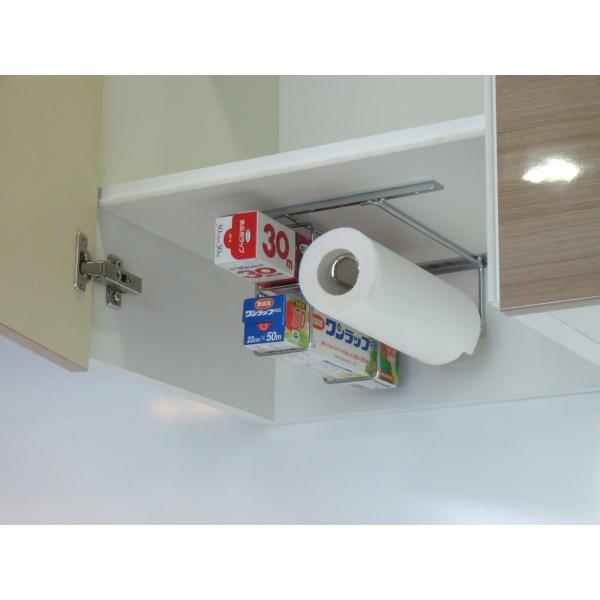 キッチンペーパー×1本、ラップホルダーｘ2本が収納できます。吊戸棚の下部にビス止め(4ヶ所)で固定するタイプです。※※※※必ずご確認ください※※※※　　　　　　↓↓↓ご購入前、ストアからのお知らせ・お買い物ガイドは必読をお願い致します。【ス...