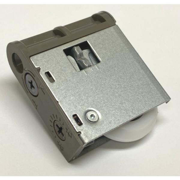 ・バラ1個からの販売となります・木製引き戸の戸車の取り替えに最適な調整戸車です・軸受にベアリングを使用しており、 耐久性はメーカーテストで２７万回の安心設計です・上下左右の調整が可能です ・積水ハウス・住友林業・トヨタホーム・大建工業（DA...