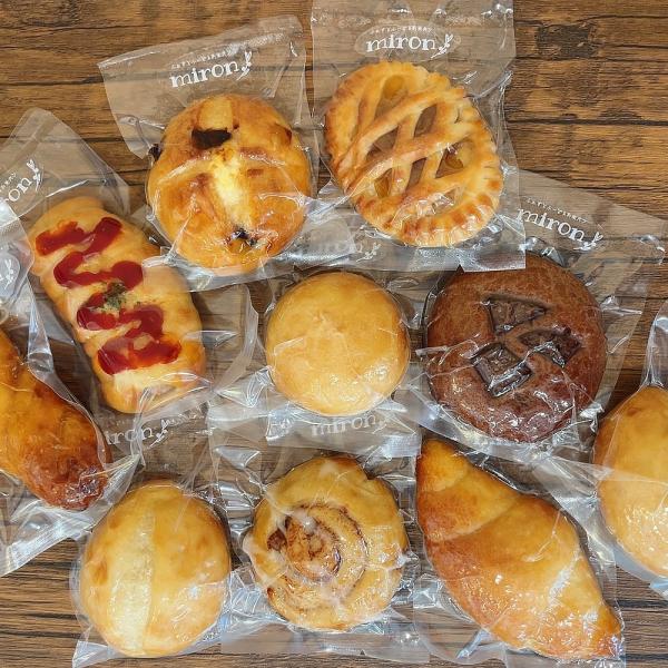【商品について】当店米粉パン、完全グルテンフリーでふわふわモチモチ食感、噛めば噛むほど味わい深いパン。体への思いやりとこだわりの詰まった自慢のパンです。天然酵母/無添加/グルテンフリー/体に優しい素材/小麦、卵不使用/アレルギー対応/タンパ...