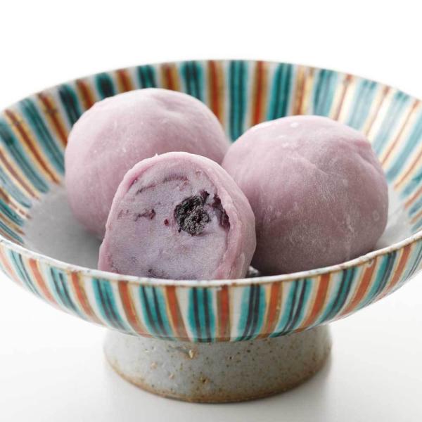 【商品について】能登産のブルーベリーを使用した贅沢な大福。やさしい甘さが口の中でふんわり広がります。白あん、羽二重餅にもこだわっています。急速冷凍して発送いたしておりますので、3時間ほど解凍した後お召し上がりください。（半解凍でも美味しくお...