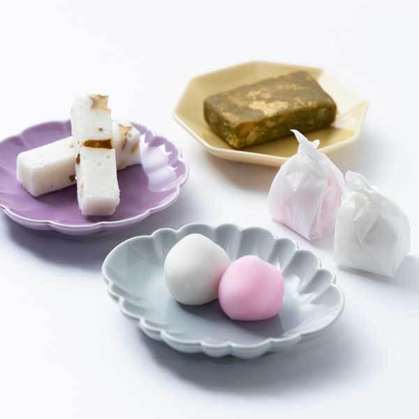 【商品について】「千歳くるみ」と寒天をつかった独特の食感の「木公」、きな粉とくるみの素朴で香ばしい「くるみすはま」の詰合せです。　くるみ好きにはたまらない3種の菓子をお楽しみいただけます。