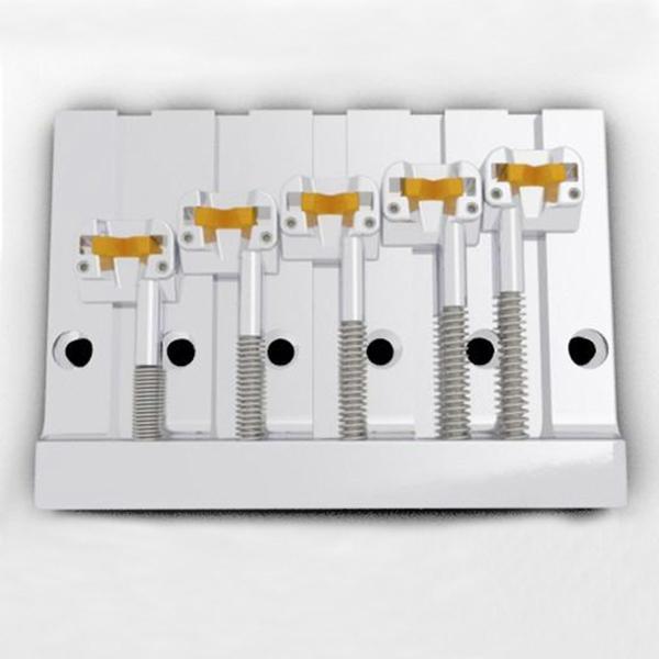 自由に弦間ピッチを変えることが可能なヒップショットの革新的なベースブリッジKickAss Bass Bridgeの5弦用モデルです。「KickAss Bass Bridge」は、広く一般的に使用されるベースブリッジの最高峰を目指し、多くの時...
