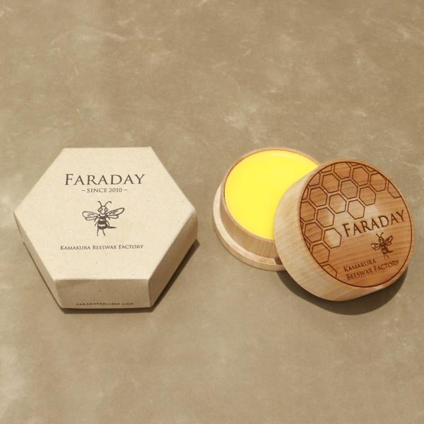 最高級のオーガニックの蜜蝋に、ホホバオイルの中でも最高級と言われるオーガニックのゴールデンホホバオイルを調合したFARADAYの蜜蝋ワックスは、保湿効果やカビ対策にも効果のある万能ワックスです。ワックスの伸びも良く、オイル独特の嫌な香りも残...