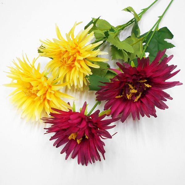 花びらが細めの菊の造花。花径：約11cm　2輪付全長：約65cmカラー：イエロー、バーガンディ※発送の際、下部を曲げて発送する場合がございます。あらかじめご了承ください。