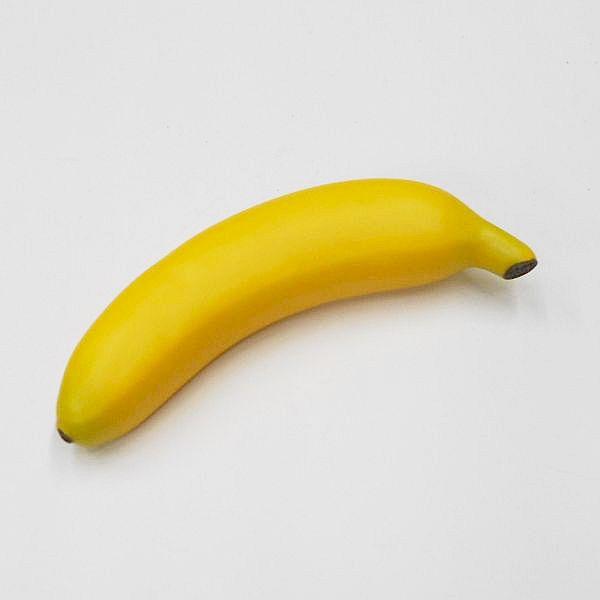 作り物のバナナです。それぞれ違った色ムラがありますので、その点ご了承下さい。サイズ：約20cm