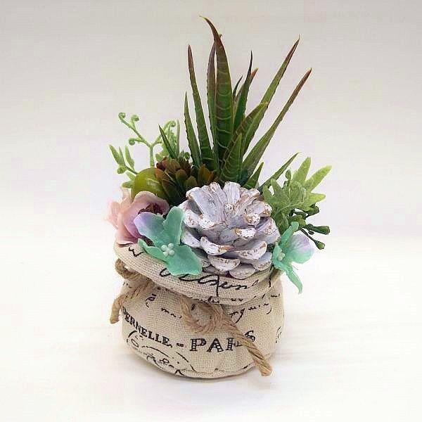 小さくて可愛いフェイクグリーンのアレンジポット。ディスプレイ、インテリア等に。高さ：約15cm