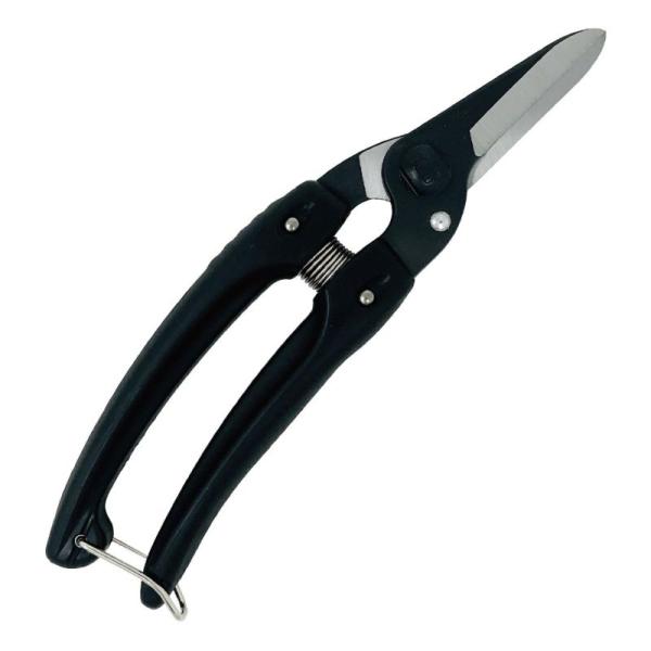 特長花材を引き立たせる、オールブラックの茎切りはさみ。真直ぐ伸びた刃は、草花の束ね切りに最適です。お花屋さんにも愛用いただいている商品です。全長(mm)／刃長(mm)／質量(g)192／42／130商品仕様●高炭素刃物鋼●ブラック仕上げ●エ...