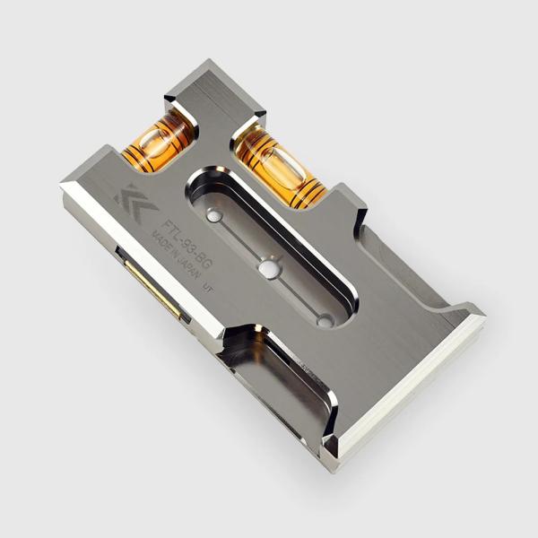 製品詳細精度・±1.50ｍｍ/ｍ＝±0.0859°以内感度・0．50ｍｍ/ｍ=0.0286°仕様・全長：93ｍｍ・重量：120ｇ・サイズ（ｍｍ）a.93.b49.15・本来の目的以内では使用しないでください。・破損等で液が目に入った場合は、...