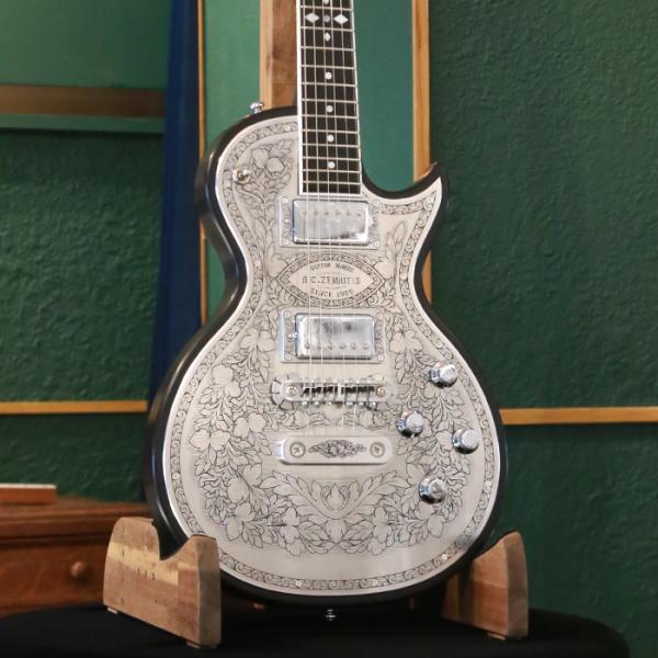 SPEC■Body Top Material: Duralumin■Body Back Material: Select African Mahogany■Neck Material: Select African Mahogany■Nec...