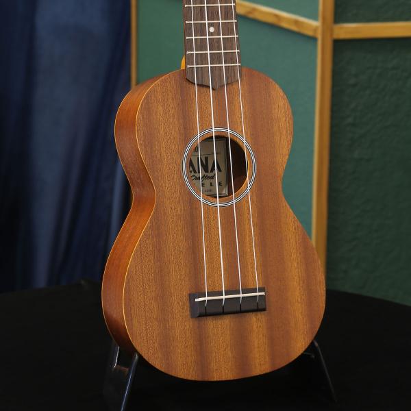 SPEC■Top: Laminate Mahogany■Back: Laminate Mahogany■Sides: Laminate Mahogany■Soundhole: Black/white rosette■Finish: Sati...