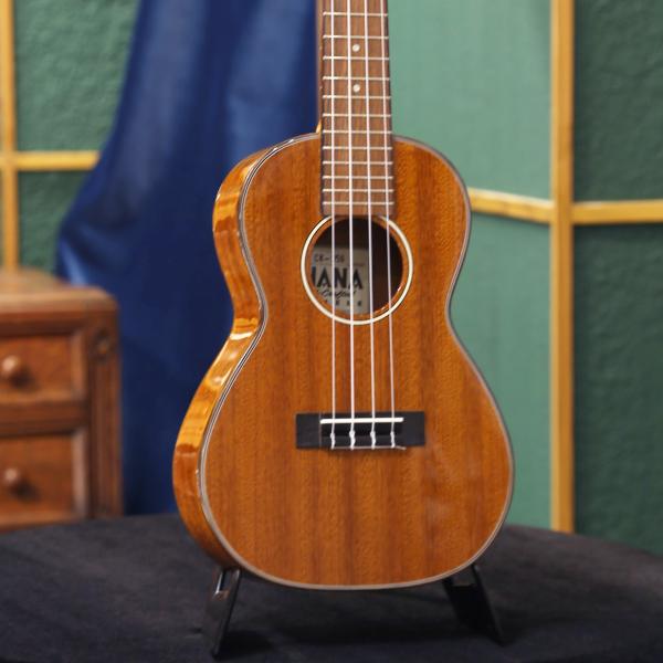 SPEC■Top: Solid Mahogany with White/Black Purfling■Back: Solid Mahogany■Sides: Solid Mahogany■Soundhole: Black/White Ros...