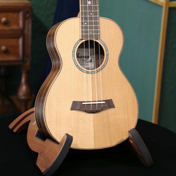 SPEC■Body Top Material: Solid Cedar w/ Black / White Purfling■Body Back Material: Macassar Ebony■Body Sides Material: Ma...