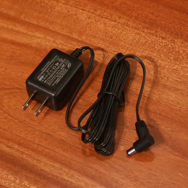 SPEC■型番: DC0913B■入力: 交流100-240V, 50/60Hz■出力: 直流9V, 1,300mA(1.3A)■電源方式: スイッチング式■コード長: 約130cm■プラグ形状: L型■プラグ内径: 2.1mm■プラグ外径...