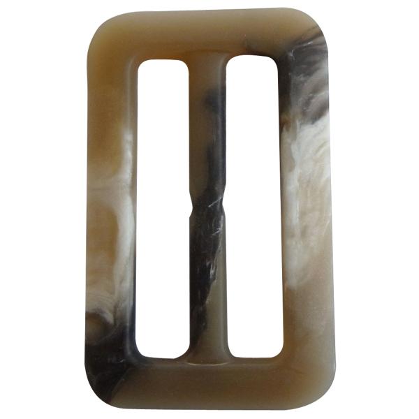 プラスチック製　内径50mm　外径約6.5cm×4cm