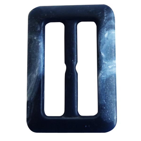 プラスチック製　内径30mm　外径約4,2cm×2.9cm