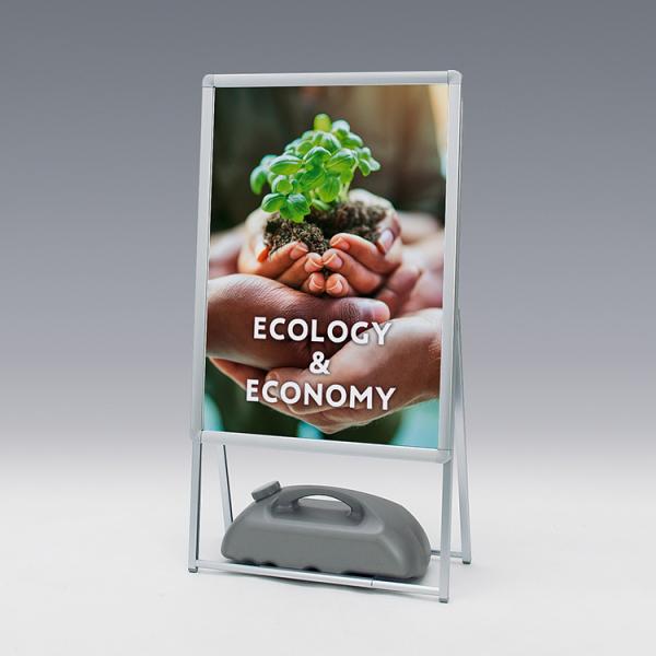 ブランド名ベルクシリーズ名アルモード商品名ポスタースタンド品番2895カラーシルバーサイズB2主要素材フレーム：アルミ押出材（シルバー）アルマイト仕上 （ブラック）ツヤ無しアルマイト仕上 面板：1.5mm透明アクリル／3mmMDFボード 保...